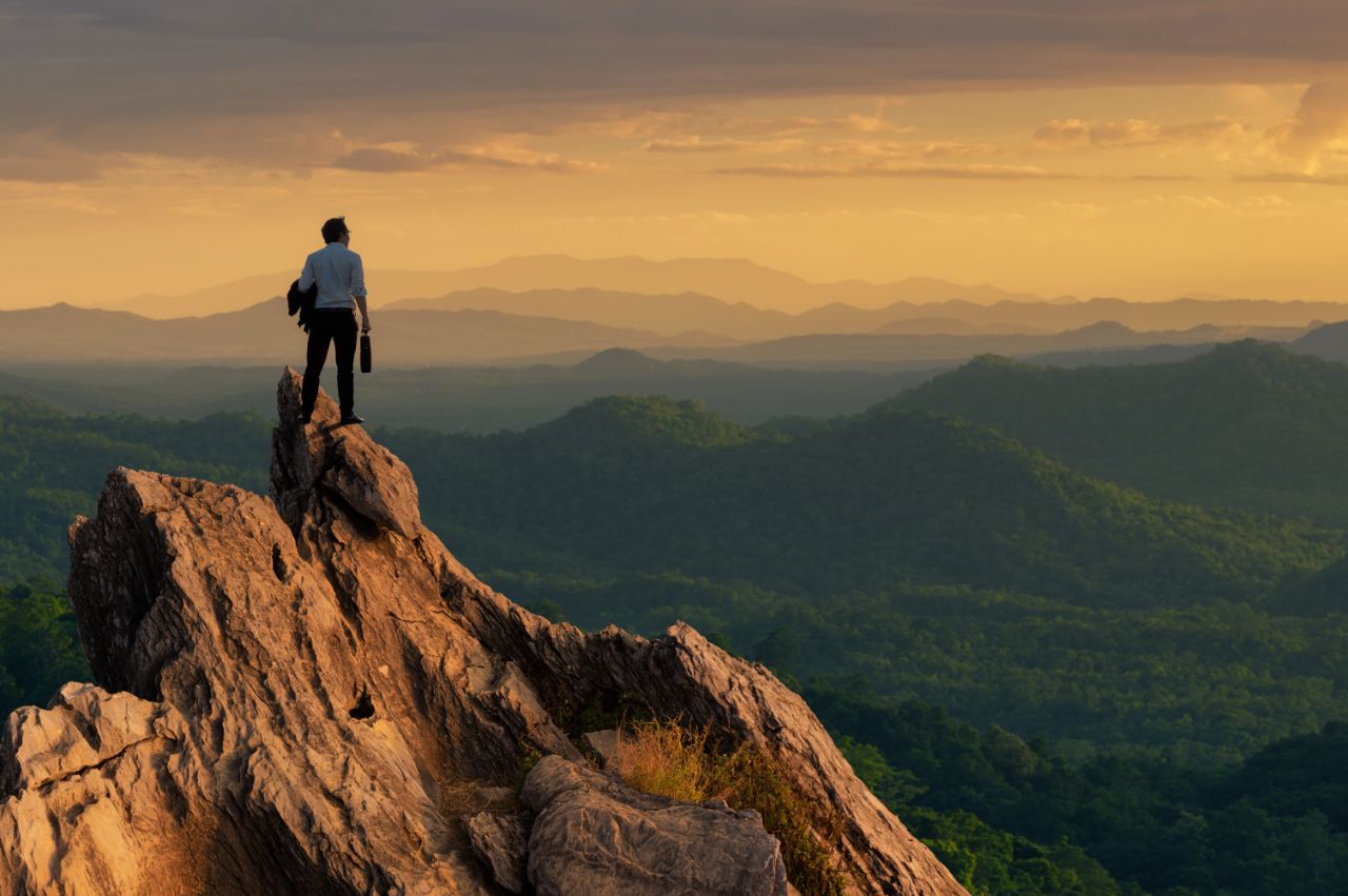 Home | Arthur Armstrong